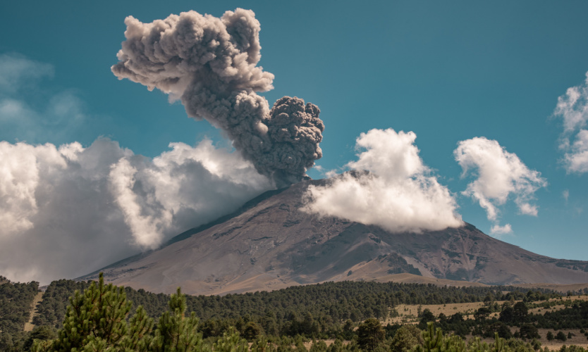 Authorities raise alert level for volcano one step below red alert ...